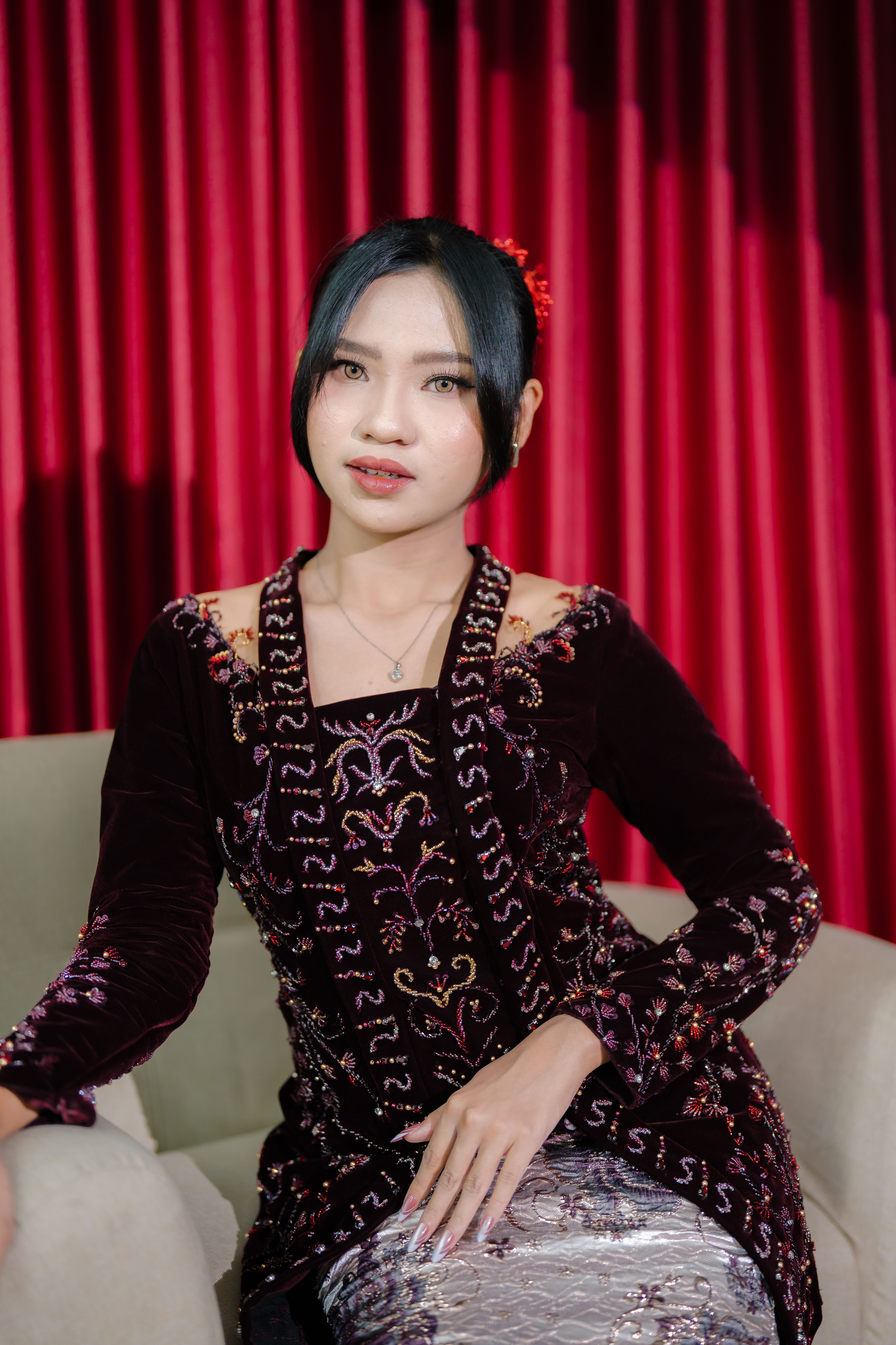 Detail Produk - Bludru Maroon